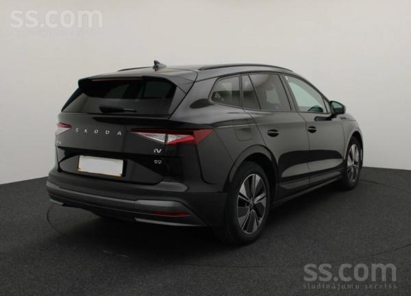 Black Skoda Enyaq iV 2022 in Riga, with an engine capacity of 0.00 L and mileage of 185 thousand km for 20000 €, photo 4 on AUTOMOTO.COM.LV