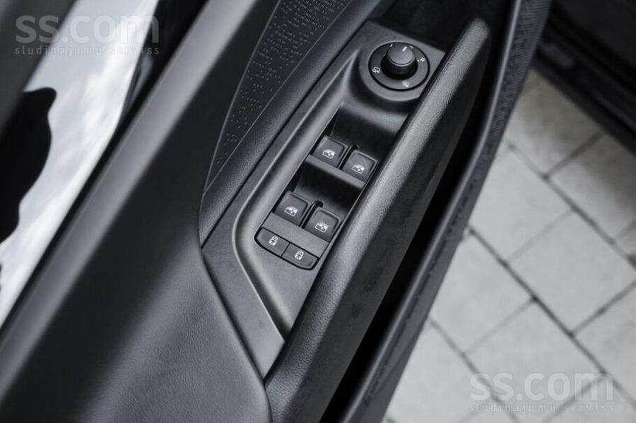 Black Skoda Enyaq iV 2022 in Riga, with an engine capacity of 0.00 L and mileage of 54 thousand km for 44400 €, photo 8 on AUTOMOTO.COM.LV