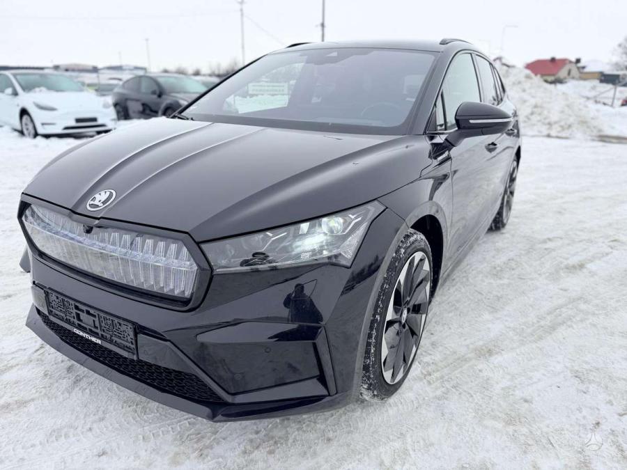 Black Skoda Enyaq iV 2023 in Siauliai, with an engine capacity of 0.00 L and mileage of 83 thousand km for 22900 €, photo 7 on AUTOMOTO.COM.LV
