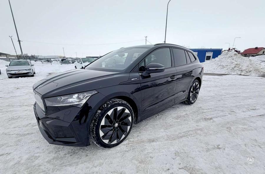 Black Skoda Enyaq iV 2023 in Siauliai, with an engine capacity of 0.00 L and mileage of 83 thousand km for 22900 €, photo 8 on AUTOMOTO.COM.LV