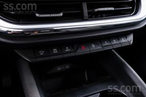 Black Skoda Enyaq iV 2023 in Riga, with an engine capacity of 0.00 L and mileage of 67 thousand km for 33950 €, photo 20 on AUTOMOTO.COM.LV