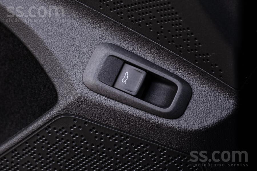 Black Skoda Enyaq iV 2023 in Riga, with an engine capacity of 0.00 L and mileage of 67 thousand km for 33950 €, photo 25 on AUTOMOTO.COM.LV