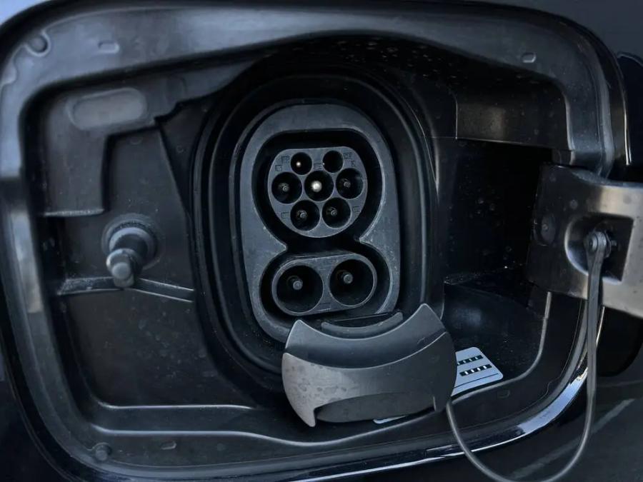 Melns Skoda Enyaq iV 2021 Rīga, ar dzinēja tilpumu 0.00 L un nobraukumu 272 tūkst. km par 20990 €, foto 24 vietnē AUTOMOTO.COM.LV