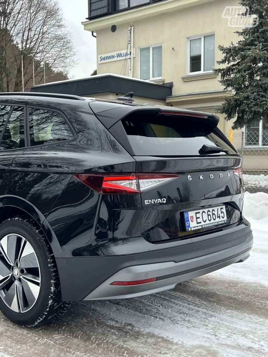 Black Skoda Enyaq iV 2023 in Vilnius, with an engine capacity of 0.00 L and mileage of 12 thousand km for 26000 €, photo 6 on AUTOMOTO.COM.LV