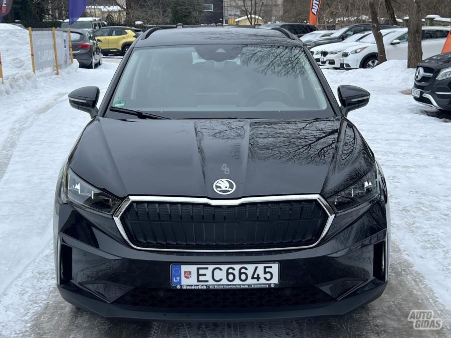Black Skoda Enyaq iV 2023 in Vilnius, with an engine capacity of 0.00 L and mileage of 12 thousand km for 26000 €, photo 8 on AUTOMOTO.COM.LV