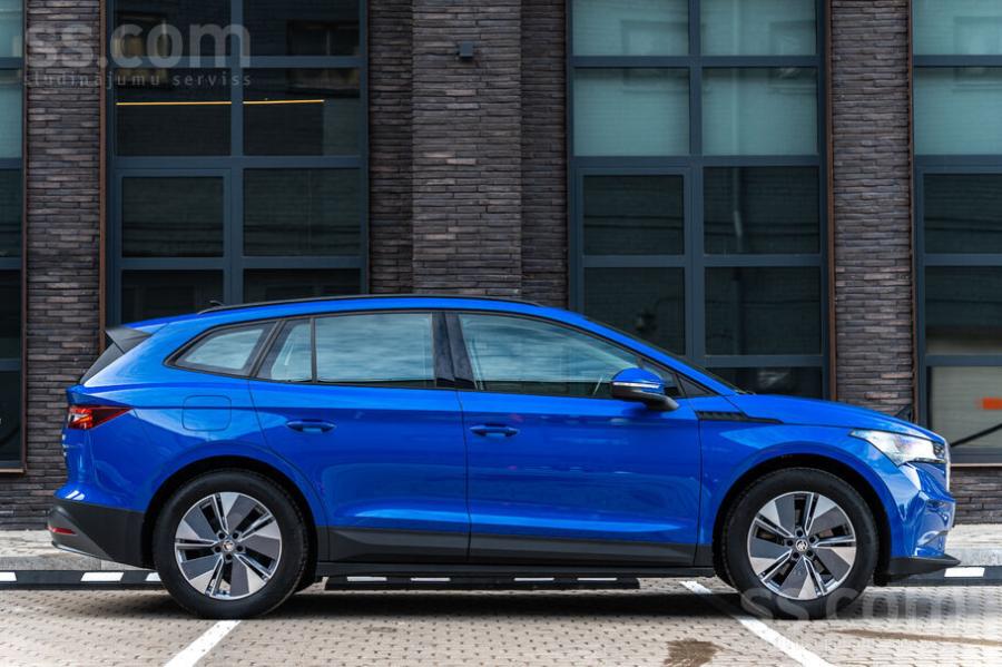 Blue Skoda Enyaq iV 2021 in Riga, with an engine capacity of 0.00 L and mileage of 49 thousand km for 26490 €, photo 7 on AUTOMOTO.COM.LV
