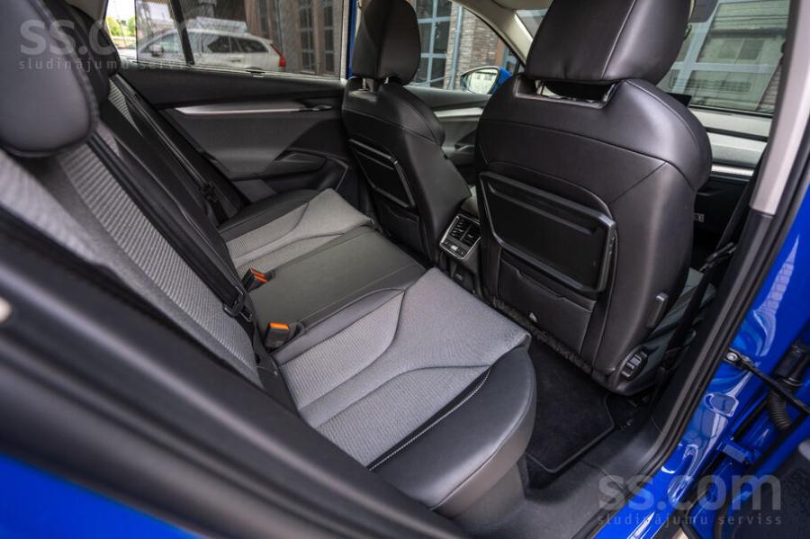Blue Skoda Enyaq iV 2021 in Riga, with an engine capacity of 0.00 L and mileage of 49 thousand km for 26490 €, photo 20 on AUTOMOTO.COM.LV