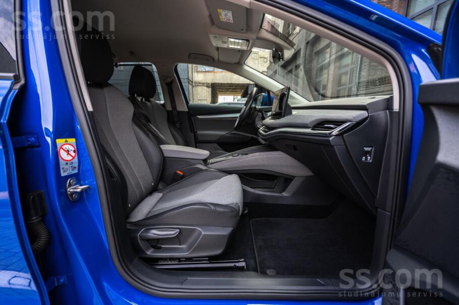 Blue Skoda Enyaq iV 2021 in Riga, with an engine capacity of 0.00 L and mileage of 49 thousand km for 26490 €, photo 24 on AUTOMOTO.COM.LV