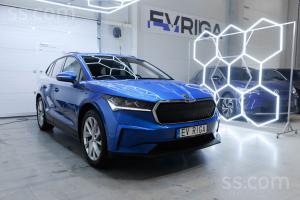 Blue Skoda Enyaq iV 2021 in Riga, with an engine capacity of 0.00 L and mileage of 135 thousand km for 23990 €, photo 1 on AUTOMOTO.COM.LV