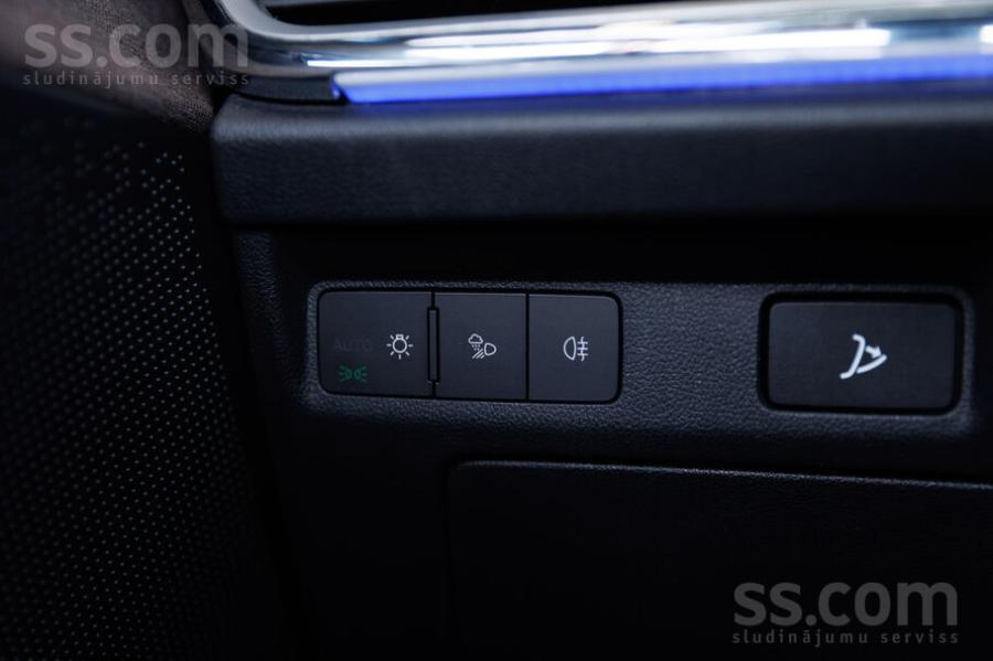 Blue Skoda Enyaq iV 2021 in Riga, with an engine capacity of 0.00 L and mileage of 135 thousand km for 23990 €, photo 21 on AUTOMOTO.COM.LV