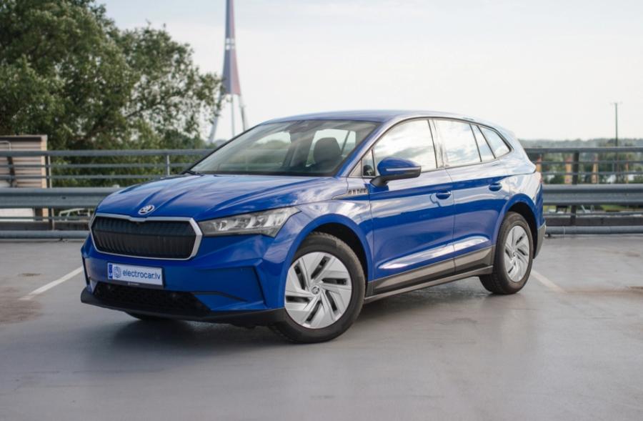 Zils Skoda Enyaq iV 2023 Rīga, ar dzinēja tilpumu 0.00 L un nobraukumu 25 tūkst. km par 20000 €, foto 1 vietnē AUTOMOTO.COM.LV