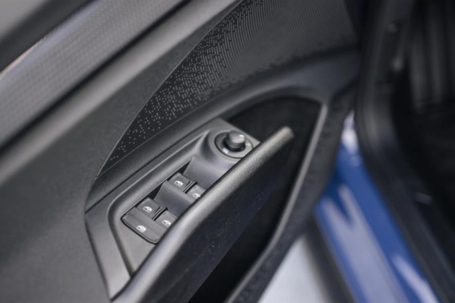 Zils Skoda Enyaq iV 2023 Rīga, ar dzinēja tilpumu 0.00 L un nobraukumu 25 tūkst. km par 20000 €, foto 21 vietnē AUTOMOTO.COM.LV