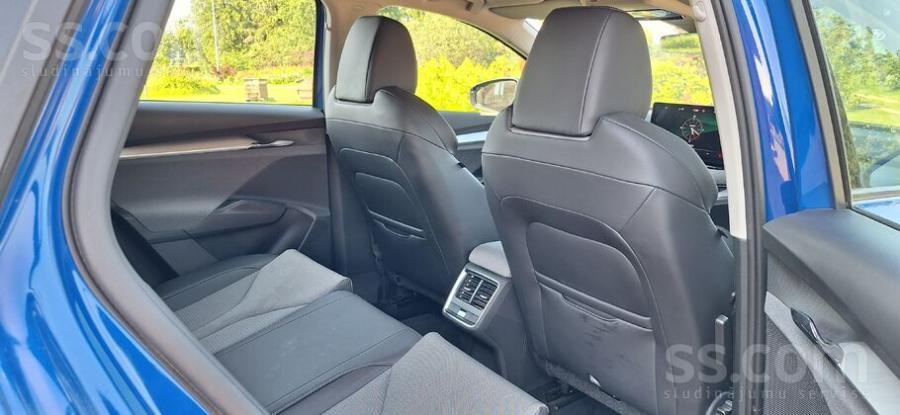 Blue Skoda Enyaq iV 2023 in Riga, with an engine capacity of 0.00 L and mileage of 47 thousand km for 26500 €, photo 12 on AUTOMOTO.COM.LV
