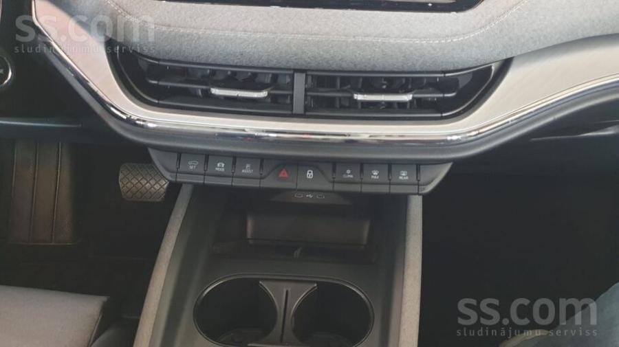 Blue Skoda Enyaq iV 2021 in Riga, with an engine capacity of 0.00 L and mileage of 107 thousand km for 22900 €, photo 12 on AUTOMOTO.COM.LV