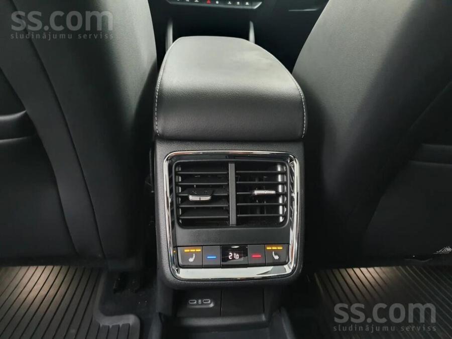Brown Skoda Enyaq iV 2023 in Riga, with an engine capacity of 0.00 L and mileage of 15 thousand km for 49900 €, photo 26 on AUTOMOTO.COM.LV