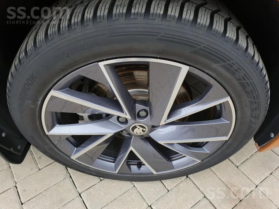 Brown Skoda Enyaq iV 2023 in Riga, with an engine capacity of 0.00 L and mileage of 15 thousand km for 49900 €, photo 31 on AUTOMOTO.COM.LV