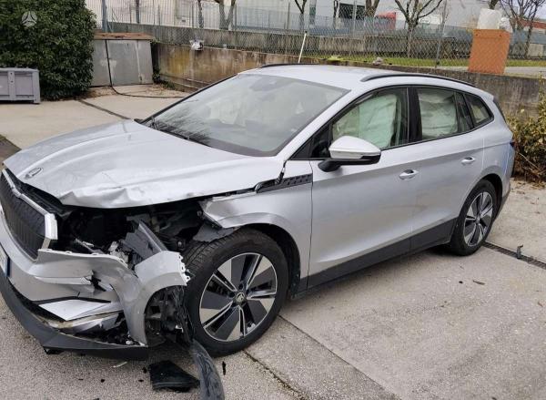 Grey Skoda Enyaq iV 2021 in Panevezys, with an engine capacity of 0.00 L and mileage of 71 thousand km for 11200 €, photo 1 on AUTOMOTO.COM.LV