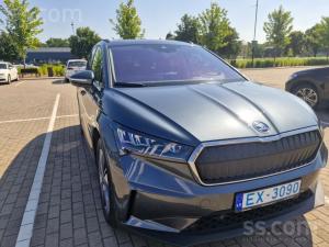 Pelēks Skoda Enyaq iV 2021 Rīga, ar dzinēja tilpumu 0.00 L un nobraukumu 84 tūkst. km par 21500 €, foto  vietnē AUTOMOTO.COM.LV