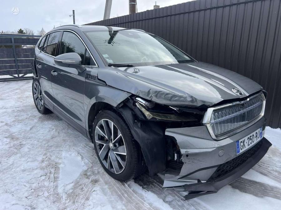 Grey Skoda Enyaq iV 2022 in Kaunas, with an engine capacity of 0.00 L and mileage of 120 thousand km for 9700 €, photo 3 on AUTOMOTO.COM.LV