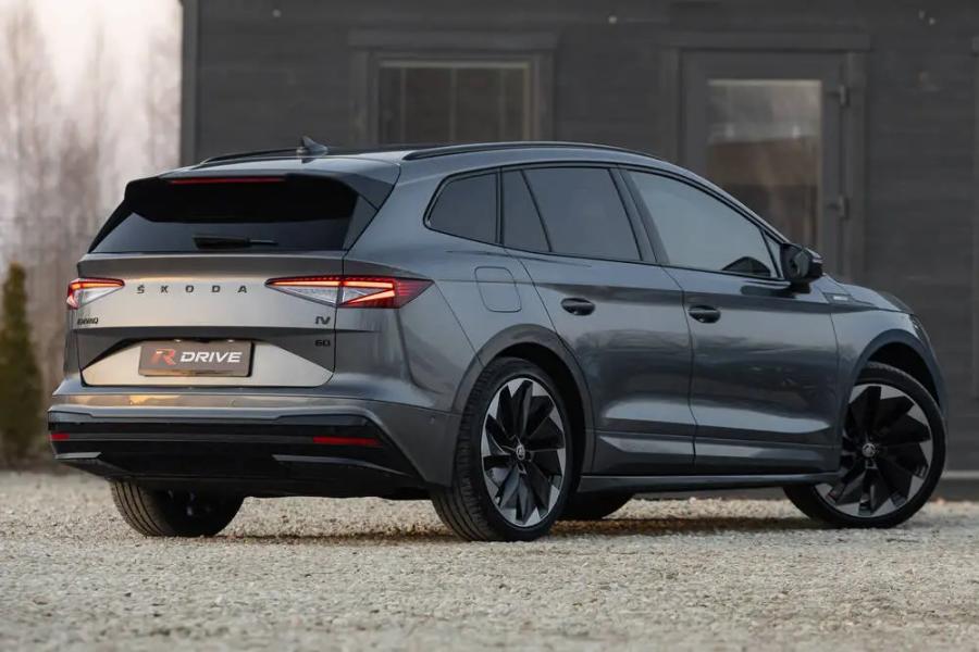 Pelēks Skoda Enyaq iV 2022 Jelgava, ar dzinēja tilpumu 0.00 L un nobraukumu 184 tūkst. km par 21900 €, foto 5 vietnē AUTOMOTO.COM.LV