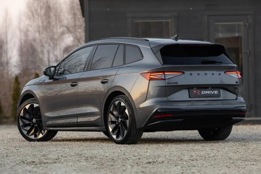 Pelēks Skoda Enyaq iV 2022 Jelgava, ar dzinēja tilpumu 0.00 L un nobraukumu 184 tūkst. km par 21900 €, foto 7 vietnē AUTOMOTO.COM.LV