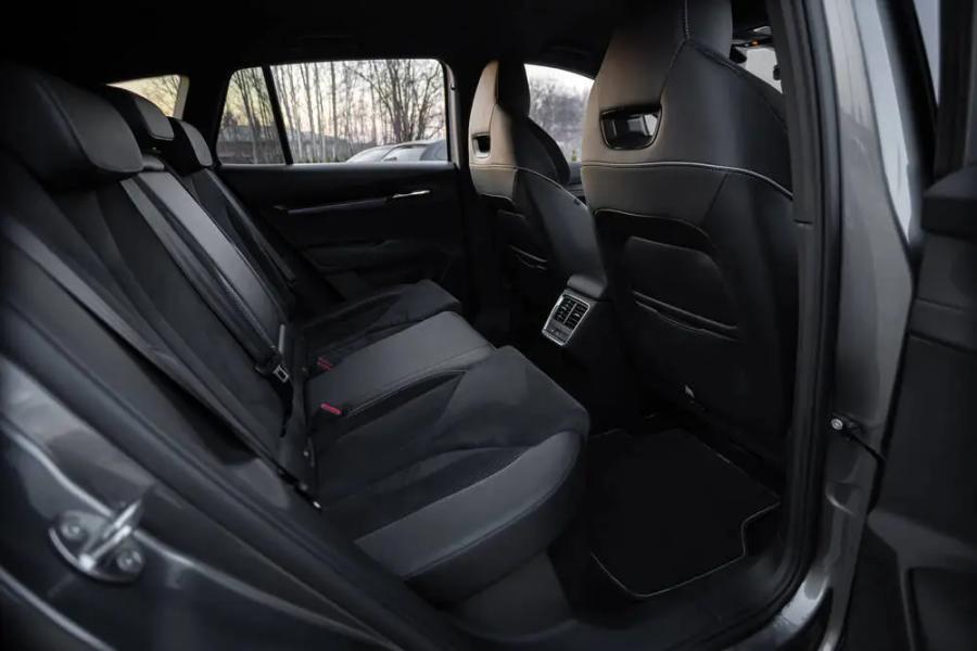 Pelēks Skoda Enyaq iV 2022 Jelgava, ar dzinēja tilpumu 0.00 L un nobraukumu 184 tūkst. km par 21900 €, foto 12 vietnē AUTOMOTO.COM.LV