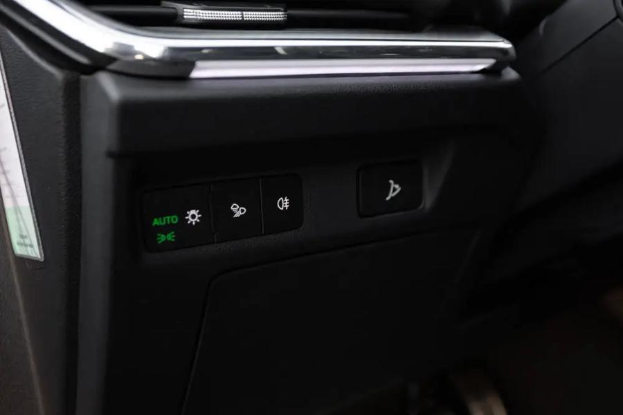 Pelēks Skoda Enyaq iV 2022 Jelgava, ar dzinēja tilpumu 0.00 L un nobraukumu 184 tūkst. km par 21900 €, foto 14 vietnē AUTOMOTO.COM.LV