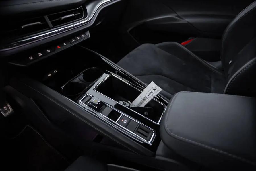 Pelēks Skoda Enyaq iV 2022 Jelgava, ar dzinēja tilpumu 0.00 L un nobraukumu 184 tūkst. km par 21900 €, foto 16 vietnē AUTOMOTO.COM.LV