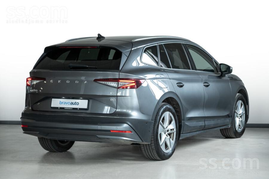 Grey Skoda Enyaq iV 2022 in Riga, with an engine capacity of 0.00 L and mileage of 76 thousand km for 24990 €, photo 5 on AUTOMOTO.COM.LV