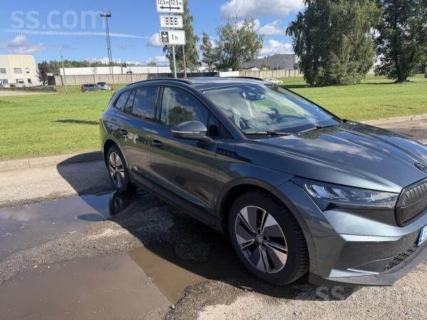 Grey Skoda Enyaq iV 2022 in Riga, with an engine capacity of 0.00 L and mileage of 193 thousand km for 15500 €, photo 4 on AUTOMOTO.COM.LV