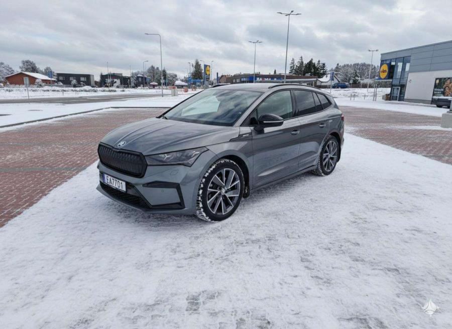 Pelēks Skoda Enyaq iV 2023 Klaipėda, ar dzinēja tilpumu 0.00 L un nobraukumu 32 tūkst. km par 28750 €, foto 1 vietnē AUTOMOTO.COM.LV