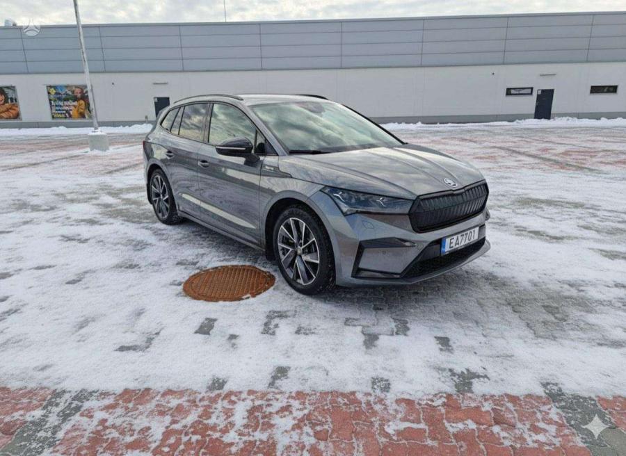 Pelēks Skoda Enyaq iV 2023 Klaipėda, ar dzinēja tilpumu 0.00 L un nobraukumu 32 tūkst. km par 28750 €, foto 2 vietnē AUTOMOTO.COM.LV