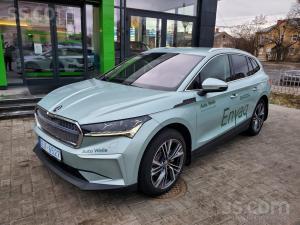 Pelēks Skoda Enyaq iV 2023 Daugavpils, ar dzinēja tilpumu 0.00 L un nobraukumu 22 tūkst. km par 37400 €, foto  vietnē AUTOMOTO.COM.LV