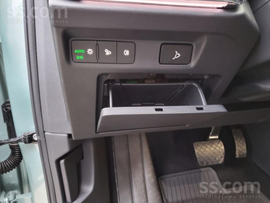 Pelēks Skoda Enyaq iV 2023 Daugavpils, ar dzinēja tilpumu 0.00 L un nobraukumu 22 tūkst. km par 37400 €, foto 16 vietnē AUTOMOTO.COM.LV