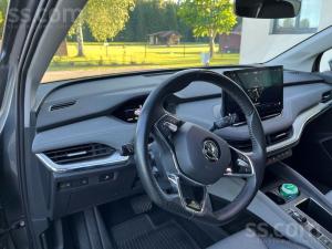 Grey Skoda Enyaq iV 2023 in Ogre, with an engine capacity of 0.00 L and mileage of 52 thousand km for 35500 €, photo 9 on AUTOMOTO.COM.LV