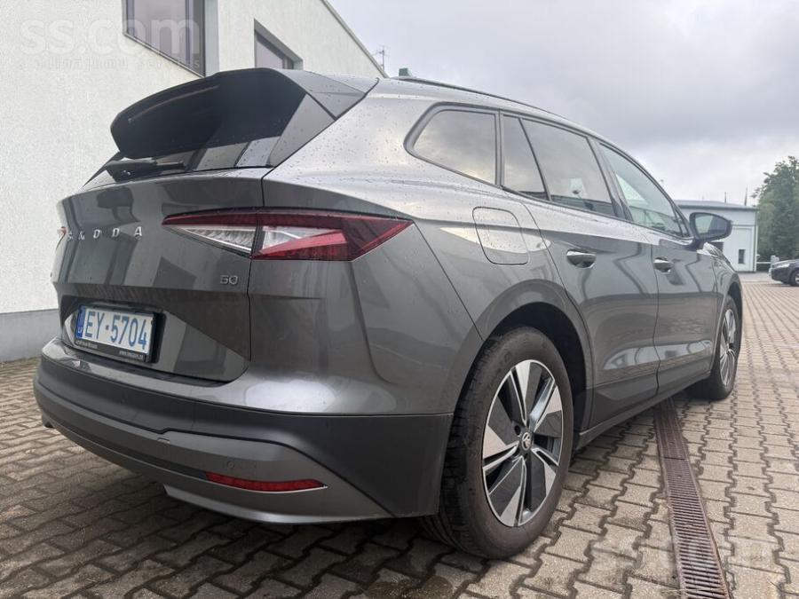 Pelēks Skoda Enyaq iV 2024 Rīga, ar dzinēja tilpumu 0.00 L un nobraukumu 0 tūkst. km par 30500 €, foto 5 vietnē AUTOMOTO.COM.LV