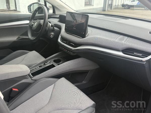 Pelēks Skoda Enyaq iV 2024 Rīga, ar dzinēja tilpumu 0.00 L un nobraukumu 0 tūkst. km par 30500 €, foto 7 vietnē AUTOMOTO.COM.LV