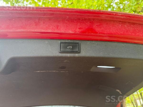 Red Skoda Enyaq iV 2022 in Riga, with an engine capacity of 0.00 L and mileage of 128 thousand km for 25100 €, photo 9 on AUTOMOTO.COM.LV