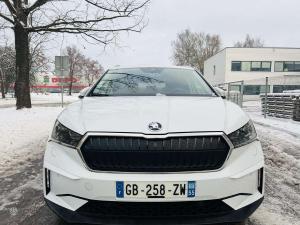 White Skoda Enyaq iV 2021 in Kaunas, with an engine capacity of 0.00 L and mileage of 121 thousand km for 19999 €, photo 5 on AUTOMOTO.COM.LV