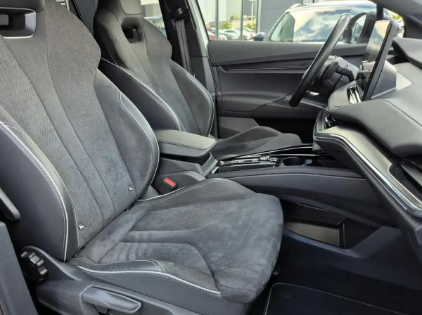 White Skoda Enyaq iV 2021 in Riga, with an engine capacity of 0.00 L and mileage of 146 thousand km for 26490 €, photo 11 on AUTOMOTO.COM.LV