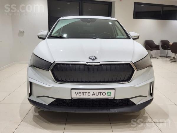White Skoda Enyaq iV 2022 in Riga, with an engine capacity of 0.00 L and mileage of 71 thousand km for 23290 €, photo 2 on AUTOMOTO.COM.LV