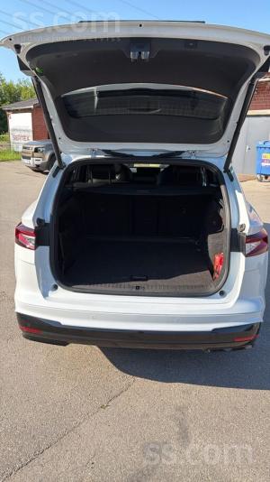 White Skoda Enyaq iV 2022 in Riga, with an engine capacity of 0.00 L and mileage of 68 thousand km for 32000 €, photo 9 on AUTOMOTO.COM.LV