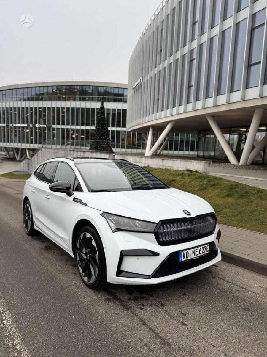 White Skoda Enyaq iV 2023 in Vilnius, with an engine capacity of 0.00 L and mileage of 80 thousand km for 33000 €, photo 2 on AUTOMOTO.COM.LV