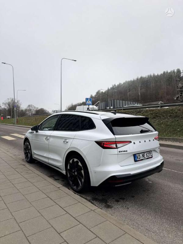 White Skoda Enyaq iV 2023 in Vilnius, with an engine capacity of 0.00 L and mileage of 80 thousand km for 33000 €, photo 3 on AUTOMOTO.COM.LV