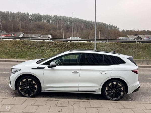White Skoda Enyaq iV 2023 in Vilnius, with an engine capacity of 0.00 L and mileage of 80 thousand km for 33000 €, photo 5 on AUTOMOTO.COM.LV