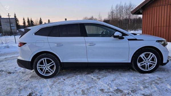 Balts Skoda Enyaq iV 2023 Klaipėda, ar dzinēja tilpumu 0.00 L un nobraukumu 47 tūkst. km par 24900 €, foto 2 vietnē AUTOMOTO.COM.LV