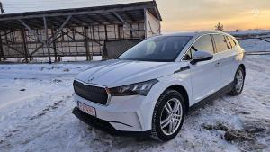 White Skoda Enyaq iV 2023 in Klaipeda, with an engine capacity of 0.00 L and mileage of 47 thousand km for 24900 €, photo 7 on AUTOMOTO.COM.LV