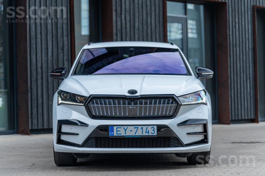 Balts Skoda Enyaq iV 2024 Rīga, ar dzinēja tilpumu 0.00 L un nobraukumu 14 tūkst. km par 43500 €, foto 4 vietnē AUTOMOTO.COM.LV