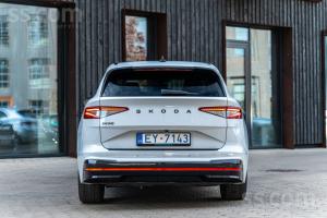 Balts Skoda Enyaq iV 2024 Rīga, ar dzinēja tilpumu 0.00 L un nobraukumu 14 tūkst. km par 43500 €, foto 5 vietnē AUTOMOTO.COM.LV