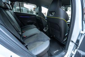 Balts Skoda Enyaq iV 2024 Rīga, ar dzinēja tilpumu 0.00 L un nobraukumu 14 tūkst. km par 43500 €, foto 21 vietnē AUTOMOTO.COM.LV
